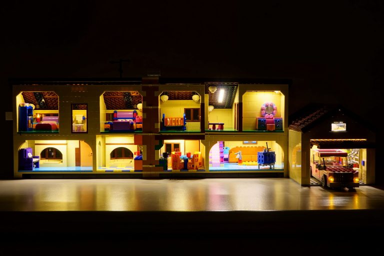 Simpsons House 71006 LED Lighting Kit – Glow Bricks