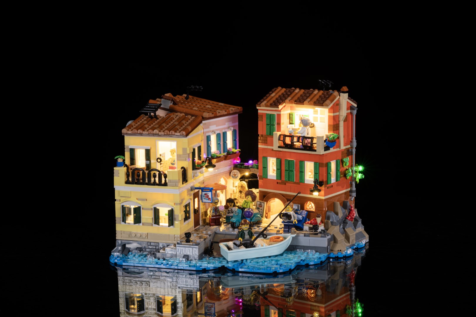 Italian Riviera 21359 LED Lighting Kit – Glow Bricks